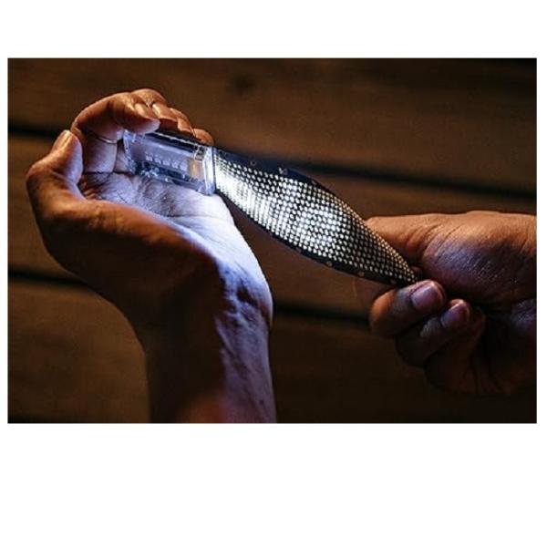 《仕様》メーカーサイトにてご確認をお願いいたします。《特長》●曲げられる、アプリでメッセージを変更できる。●連続12時間使用可能。