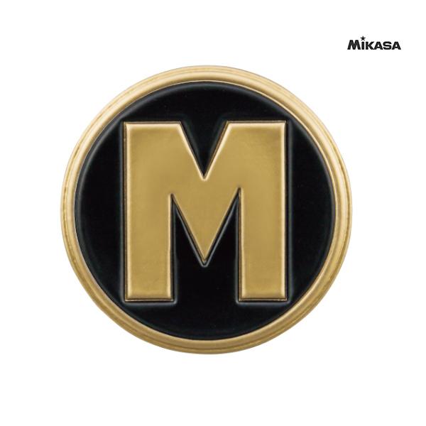 MIKASA ミカサ マグネット式バレーボールマーク マネージャー磁石（マグネット）で服でを挟むタイプのバレーボールタイプです。挟んでいるのだけなので服を傷めにくくなっております。直径：約6cm、素材：PVC・ネオジウム磁石#バレーボールマ...