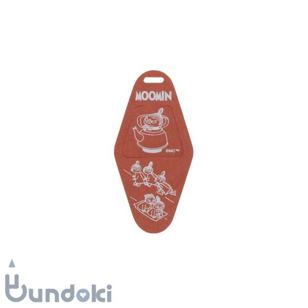 木材パルプや綿を原料として作られたヴァルカナイズドファイバーでできたムーミンのキャラクターが描かれたブックマーク。