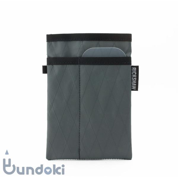 弾丸のような形をしているMetal ShopのBullet Pencilにちょうど良いサイズのポケットスリーブ。 サンフランシスコのRickshaw Bagsによって作られたこのスリーブはリサイクル生地を使用しています