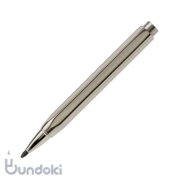 六角軸のシンプルなショートサイズ芯ホルダーです。 ずっしりとした重みとマット仕上げの質感で安定した筆記ができます。