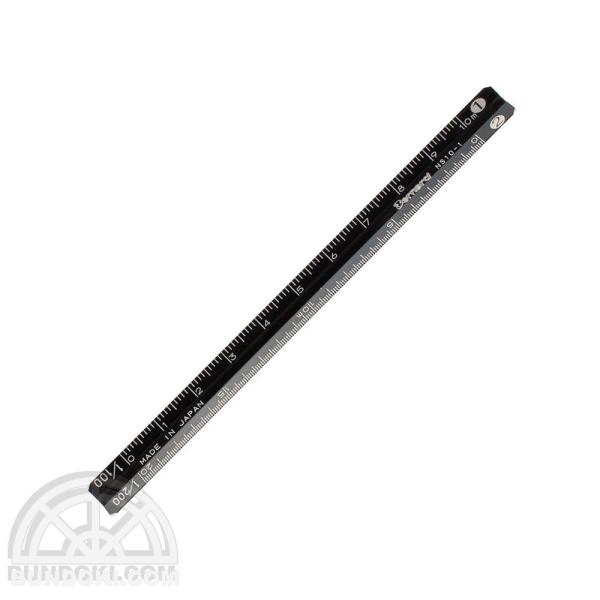 オールアルミ製でレーザーにより目盛りを刻印した超高精度のサンスケに極細タイプが登場。 レーザーによる刻印目盛りなので、長期間使用しても目盛りが消えません。