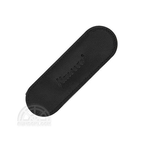 ドイツ ニュルンベルクに本社を置くメーカーGutberlet GmbHによって復刻されたKAWECO社の1910年当時に人気を博したモデル「LILIPUT」を2本収納する専用ケースです。 差し込み口が付いただけのシンプルなペンシースなのでス...