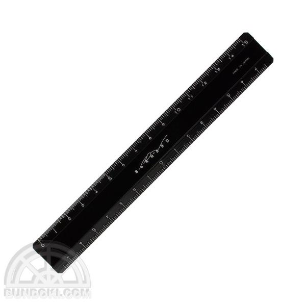 オールアルミ製でレーザーにより目盛りを刻印した超高精度定規が登場。 レーザーによる刻印目盛りなので、長期間使用しても目盛りが消えません。 メモリの精度はJIS規格の10倍以上の高精度。