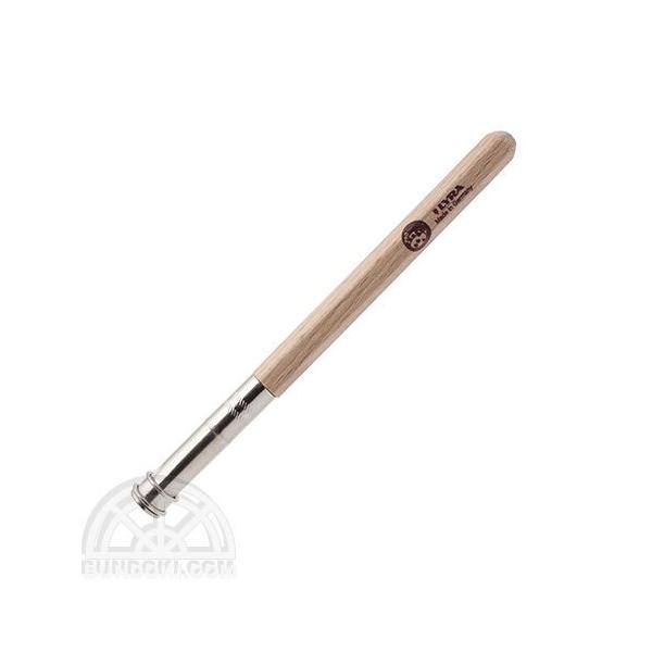 短くなって使いにくくなった鉛筆に差して使いやすくする道具（鉛筆エクステンダー）です。  木製の暖かみのある材質で使い込めば使い込むほどに味が出てきて愛着がわきます。