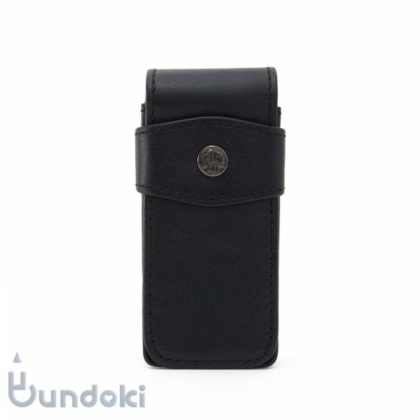 カヴェコスポーツシリーズなどショートタイプ（2本用）ペンケースです。 ペン同士がぶつからないように仕切りが付いているので、鞄に入れて持ち歩いてもペンに傷が付く心配がなく安心です。