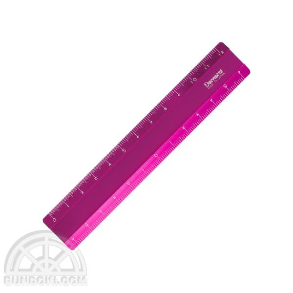 オールアルミ製でレーザーにより目盛りを刻印した超高精度定規が登場。 レーザーによる刻印目盛りなので、長期間使用しても目盛りが消えません。 メモリの精度はJIS規格の10倍以上の高精度。