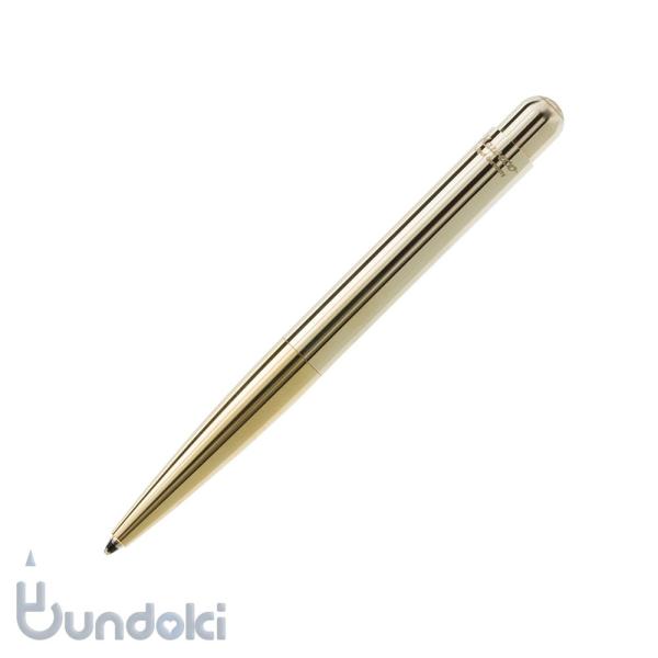 無駄を最小限まで省き、このサイズを実現し、小さなポケットでも持ち運べる携帯性抜群のペンリリプット。 そのリリプットの経年変化とともに愛着を持って使いたくなるブラスシリーズ（真鍮）の材質が鉛を使用しない真鍮の輝きが綺麗なモデルになって登場です。