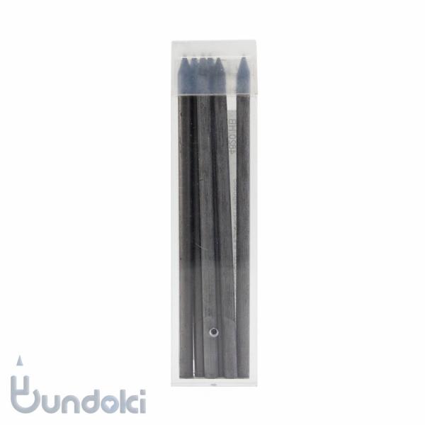 チェコの総合ステーショナリーメーカーコヒノール社の3.8ミリ黒鉛芯です。  入り数：6本 ケースサイズ：24×94.5×11ミリ サイズ：3.8×90ミリ  ※ネコポスOK