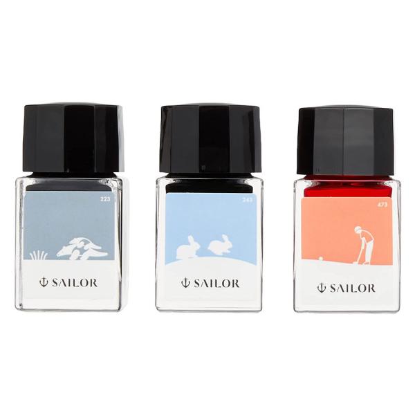 万年筆用ボトルインク10ml 3色セット。原っぱにあらわれるいきものがモチーフ。少量ずつだから気軽に試せます。【カラー】コアリクイ(No.223)、うさぎ(No.243)、パターゴルフ(No.473)【容量】10ml×3色 水性染料【サイズ...