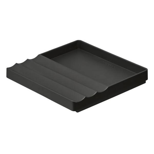 【商品説明】ペントレーは散らばりがちな認印やペン、付箋の収納に適したトレーです。　スタッキングトレーの上に重ねることができ、荷物の受け渡しに関する全てのアイテムをまとめておくことができます。スタッキングトレーは配送伝票をぴったり収納できる、...