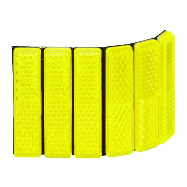 【商品説明】●工場、倉庫などあらゆる標示に。さまざまな危険標示。衝突防止標示に。各種施設の段差標示。誘導表示。●特殊反射板にて光源の再帰性反射効果が高い製品となります。●夜間での光源がない危険な場所での光源反射にて注意を促します。●必要な長...