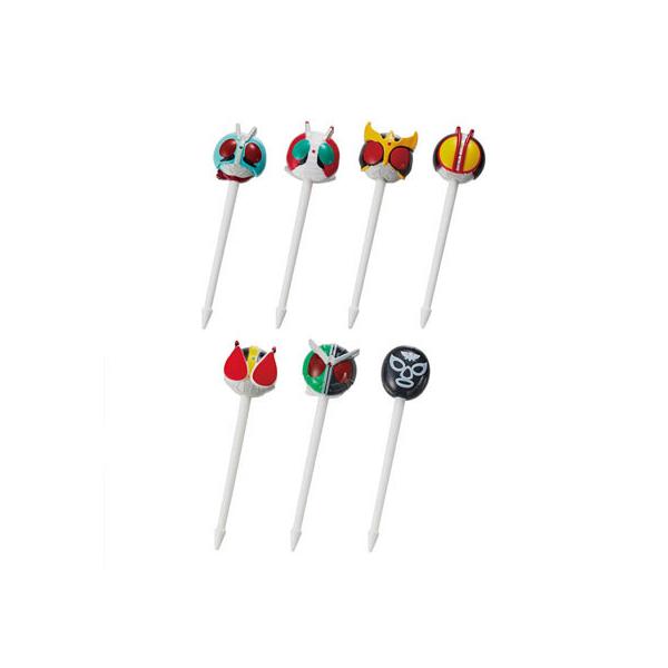 【商品説明】●おかずに刺すだけでキャラクターお弁当。●仮面ライダーのフェイスが立体ピックになりました。【仕様】●仕様サイズ：幅約５５×奥行１４×高さ７ｍｍ●内容量：７本●材質：ＡＢＳ樹脂●商品サイズ：１号：約５６×１４×７、Ｖ３：約５６×１...