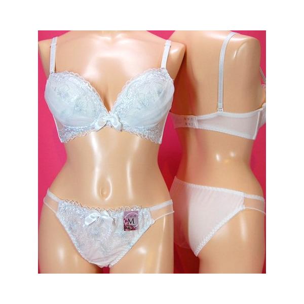 Ｍサイズ：ヒップ８７〜９５ブラジャー：ポリエステル　ナイロン　その他ショーツ：ポリエステル　ナイロン　その他ブラのホックが２列で３段階の調節可能パッド入り（取り外し不可）ストラップ取り外し可能ワイヤー入りフロント−ストレッチなしバック−２Ｗ...