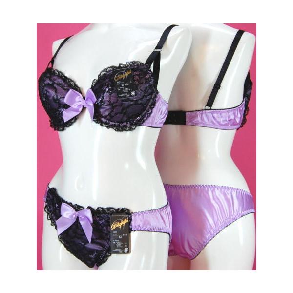 ヒップ８７〜９５（Mサイズ）ブラジャー：ナイロン　ポリウレタン　その他ショーツ：身生地部分−ポリエステル１００％レース部：ナイロン９０％　ポリウレタン１０％ブラのホックが２列で３段階の調節可能パッド取り外し可能ワイヤー入りショーツ：ストレッチなし