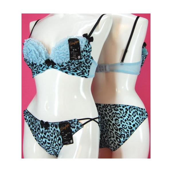 ヒップ８７〜９５（Mサイズ）ブラジャー：ポリエステル　ナイロン　その他ショーツ：身生地部分−ポリエステル１００％ブラのホックが２列で３段階の調節可能パッド取り外し可能ワイヤー入りショーツ：ストレッチなし