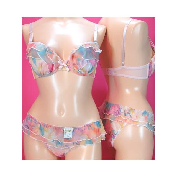 ヒップ８７〜９５（Mサイズ）ブラジャー：ナイロン　ポリエステル　その他ショーツ：身生地−ポリエステル１００％ブラのホックが２列で３段階の調節可能パッド取り外し可能ストラップ取り外し可能ワイヤー入りストレッチなし