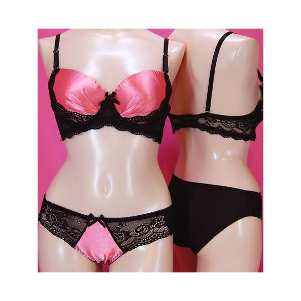 Ｍサイズ：ヒップ８７〜９５ブラジャー：ポリエステル　ナイロン　その他ショーツ：ポリエステル　ナイロン　その他ブラのホックが２列で３段階の調節可能パッド取り外し可能ストラップ取り外し可能ワイヤー入りフロント−ストレッチなし、バック−横ストレッチ