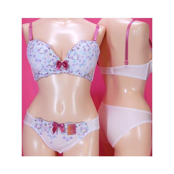 Ｍサイズ：ヒップ８７〜９５ブラジャー：ポリエステル　ナイロン　その他ショーツ：ポリエステル　ナイロン　その他ブラのホックが２列で３段階の調節可能パッド入り（取り外し不可）ストラップ取り外し可能ワイヤー入りフロント−ストレッチなし、バック−２...