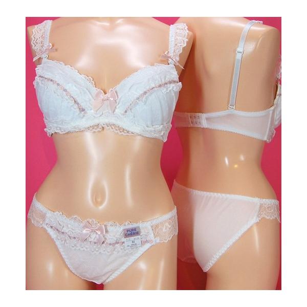 Ｍサイズ：ヒップ８７〜９５Ｌサイズ：ヒップ９２〜１００ＬＬサイズ：ヒップ９７〜１０５ブラジャー：ナイロン　ポリエステル　その他ショーツ：ポリエステル　ナイロン　その他ブラのホックが２列で３段階の調節可能パッド入り（取り外し不可）ストラップ取...