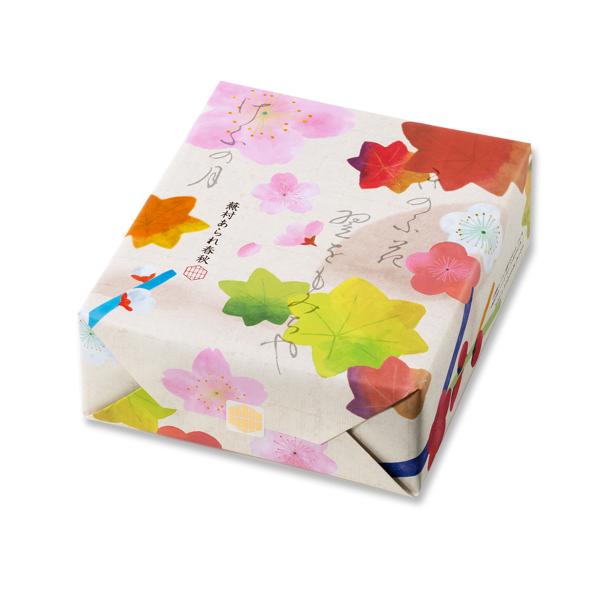 日本の風雅を代表する三つの景物を詠い込んだ俳句に寄せて、四季の彩りを表現しました。梅・紅葉・満月・六角・四角の愛らしい一口サイズのかたちで、あおさのり、甘醤油・ざらめ・昆布・ごま・黒豆・サラダ・海老の味わいも楽しい8種類です。【内容量】：3...