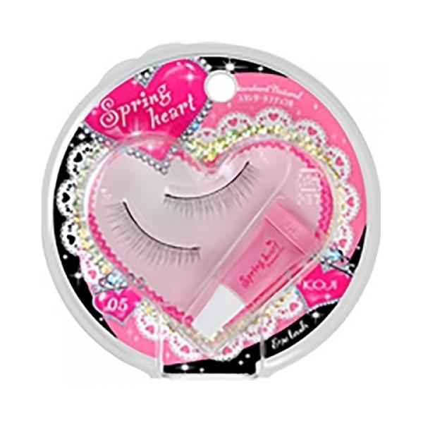 「スプリングハートアイラッシュ 05 」は、長短のまつげがバランスよく目元を強調できるつけまつげ。