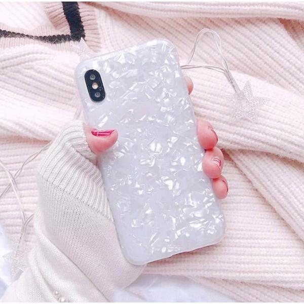 数多くな商品の中で、こちらをご覧頂き誠にありがとうございます。トレンド大人気の韓国系デザインのiPhoneケースです。ほんのりシースルー感あるシェル柄風が大人可愛いイメージになります。対応機種・iPhone XRカラー：ホワイト特徴：・柔ら...