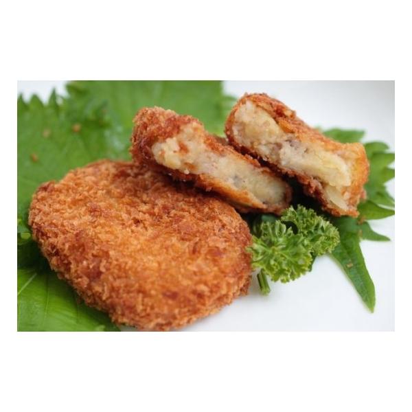 当店の牛すじコロッケは国産牛のひきすじ肉を細かく切り刻み、一度すじ肉を加熱して風味を出してから、じゃがいも、玉ねぎ、他当店秘伝の隠し味を入れて丹念に混ぜ合わせて仕上げました！それに厳選したパン粉で包んで仕上げてます。揚げたてのサクッとが旨さ...