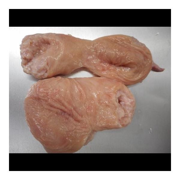 牛の膀胱は意外に小さく1頭の牛からとれる重量は500gほどです。ある意味希少品です。尿が空の状態は最小に縮小されている為、かなり小さく感じると思います。尿が溜まってくると膨張して一定量まで膨らみます。放尿する時に収縮する筋力が必要な為、収縮...