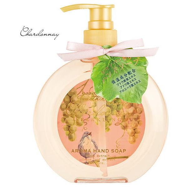 手洗い時間が香りを楽しむ癒しの時間に。上品なボトルフィルムから見え隠れする絵柄で洗面周りを彩ります。 保湿成分ブドウ果実エキス、ブドウ葉エキス、アロエベラ葉エキス配合。【シャルドネ】白ぶどう果汁があふれだすような、みずみずしいシャルドネの爽...
