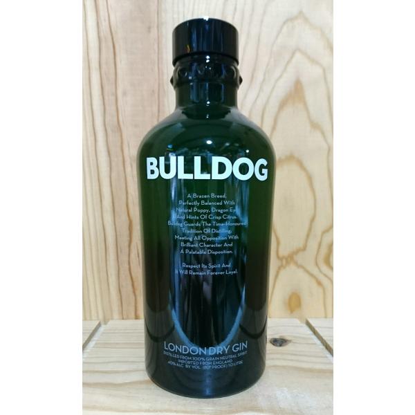 英国産の原料のみを使用し、伝統的な銅製のポットスチルで４度の蒸留と３度のろ過をおこなったドライジン。蓮の葉やラベンダー、ポピー等１２種類のボタニカルから構成され、そのうちの一つ「ドラゴンアイ」は古代中国において肌の活力を高め、精力促進の効用...