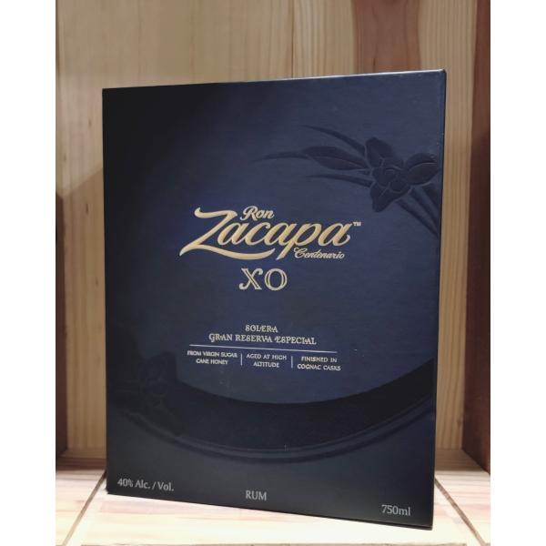 上質なサトウキビから採れた糖蜜を使用し、ホワイトオーク樽で25年以上じっくりと熟成された原酒をブレンドした芸術とも言える最高傑作です。2003年カナダで開催されたラムの祭典ともされる賞レースにおいてはスーパープレミアムカテゴリーで最高賞を獲...