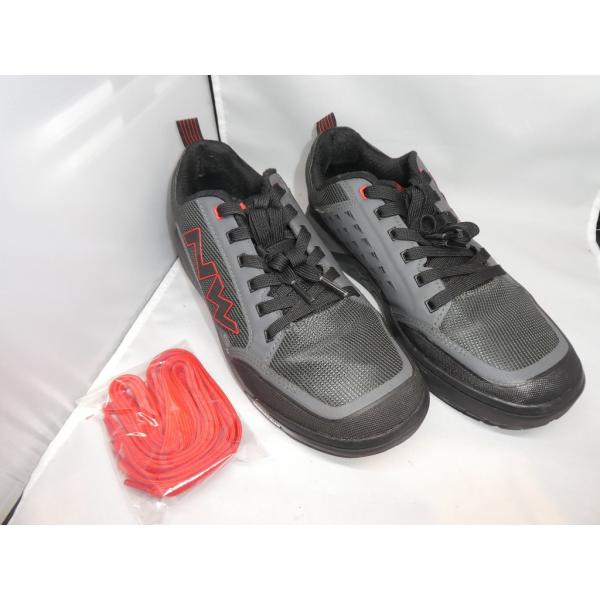 【発売日：2021年10月26日】■サイズ・27.3cm■コンディション・スレや汚れ、傷、使用痕はほとんどございません。・破れや留め具の異常もございません。・中古品としてきれいな状態です。■付属品・なし■注意事項※店頭受取の場合、本品は在庫...