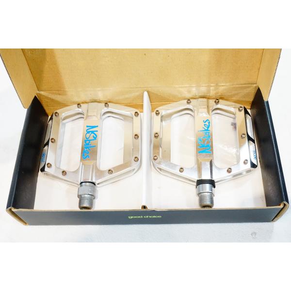 【発売日：2023年02月22日】■商品スペック・重量：約390g・ガタ：ございません。・回転：良好です。■コンディション・中古品として良好な状態です。・スレや汚れ、小傷、錆びが少々ございます。・使用痕はほとんどございません。■付属品・箱■...