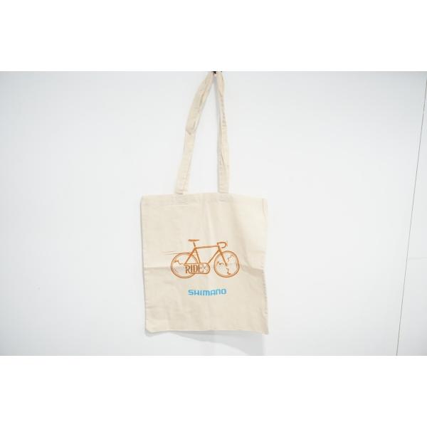 ■商品情報大きさ：740mm (取っ手部分 340mm / カバン部分 400mm) x 370mm (画像の状態での直線最長部、実測値)■状態・使用に伴う汚れやほつれがあります。・折り跡がついています。■付属品・なし。※画像に掲載されてい...