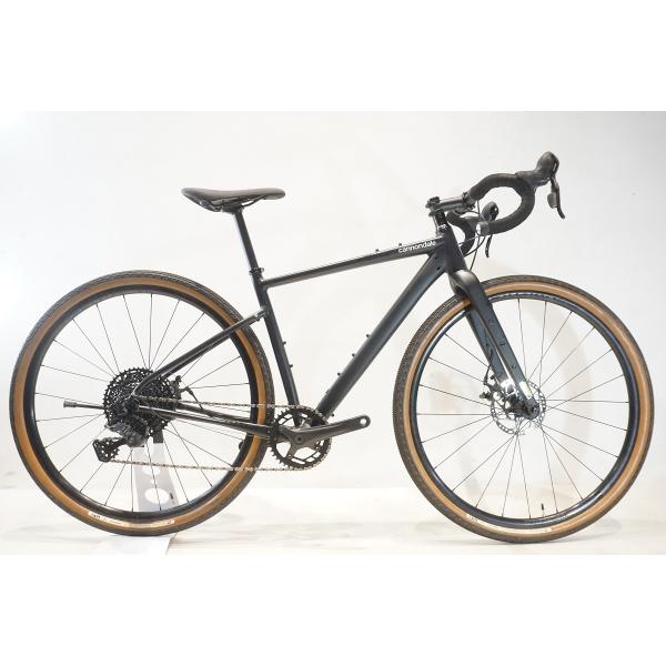 ■スペック・メーカーサイズ：SM・適応身長(目安)：約160cm〜175cm・変速：1×10速・フレーム素材：アルミ・フォーク素材：カーボン・重量：約10.81kg・C-C：約530mm ホリゾンタル換算・C-T：約460mm・メインコンポ...