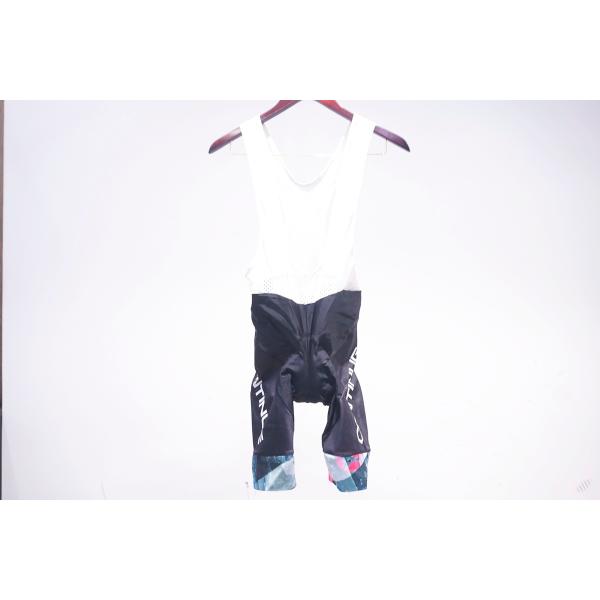 ■サイズ・2/Sサイズ■状態・使用に伴う傷や汚れがあります。■付属品・なし■注意事項※店頭受取の場合、本品はタイトル表記の在庫店のみでのお渡しとなります。※中古商品でございますので、状態や付属品等が純正仕様と異なる場合がございます。※店頭で...