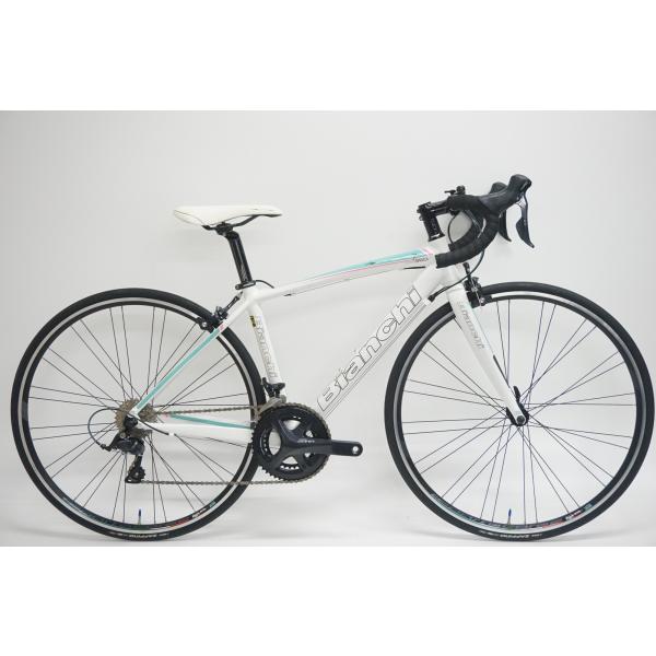 ■商品情報サイズ：44トップチューブ(C-C)：約510mm（ホリゾンタル換算）シートチューブ(C-T)：約425mm（実測値）適応身長：150-160cm(目安)重量：約9.1kgフレーム：アルミフォーク：アルミ+カーボンレバー：SHIM...