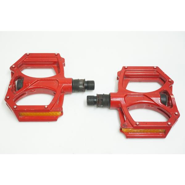 ■状態使用に伴うキズなどの使用感がございます。軸にガタつきがあり、回転はスムーズな状態ではございません。写真はなるべく実際の色に近付けておりますが、閲覧する環境によって色が異なる場合がございます。■付属品掲載している画像の物が全てになります...