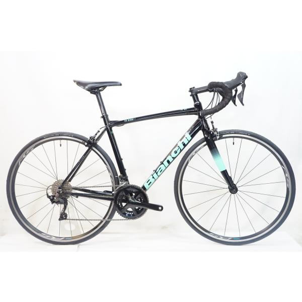 ■商品情報サイズ: 55シートチューブ(C-T): 520mmトップチューブ(C-C): 550mm(水平換算)適応身長: 約172-180cm(目安)重量: 約9.6kgフレーム: アルミフォーク: カーボンメインコンポ: SHIMANO...