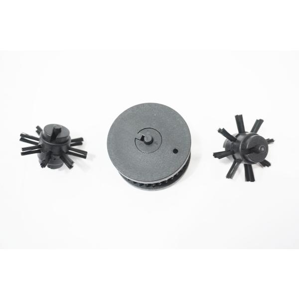 ■商品情報・CM-5/5.2/5.3用の交換ブラシセットです。・適応機種：CM-5, CM-5.2, CM-5.3・セット内容：ローラーブラシ(×2)／サイドブラシ(×1)／スポンジ(×2)■状態・開封未使用品になりますが保管、展示に伴う小...