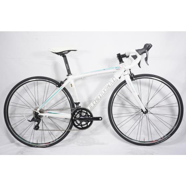 ■商品情報メーカーサイズ:44シートチューブ(C-T): 420mmトップチューブ(C-C):510mm(ホリゾンタル換算)適応身長:150-160cm(目安)重量:約9.4kgフレーム材質:アルミフロントフォーク:アルミ+カーボンレバー:...