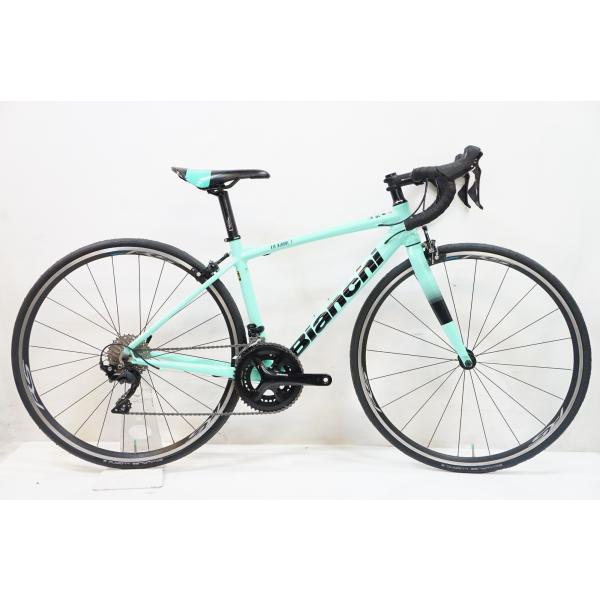 ■商品情報サイズ: 44シートチューブ(C-T): 420mmトップチューブ(C-C): 510mm(水平換算)適応身長: 約155-165cm(目安)重量: 約9.3kgフレーム: アルミフォーク: カーボンメインコンポ: SHIMANO...