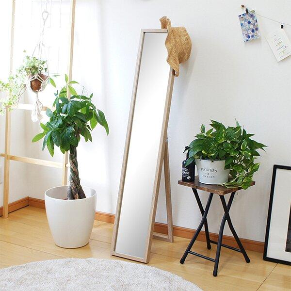 こちらは「お取り寄せによる問屋直送商品」となります。お取り寄せ先との在庫確認は適時行っておりますが、ごく稀にご注文後に出荷元にて欠品が判明する場合がございます。【商品名】 スタンドミラー 全身姿見鏡 約幅23cm ナチュラル 飛散防止加工 ...
