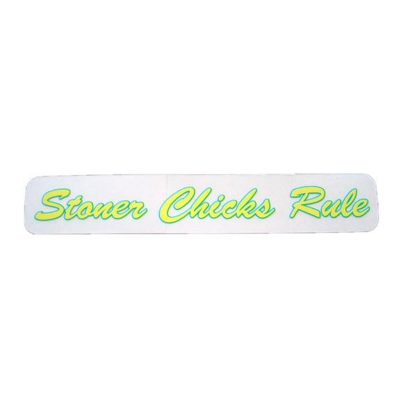 THC ステッカー（STONER CHICKS RULE）マリファナ（大麻）、カンナビス、420、関連のステッカーになりますサイズ：タバコとの比較画像でご判断ください素材：ビニール