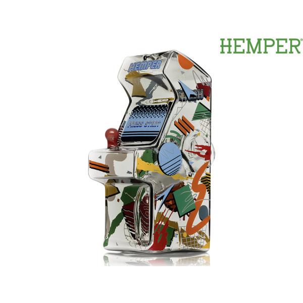 HEMPER HIGH ARCADE BONGヘンパー アーケード ガラスボングアメリカはラスベガスのブランド、HEMPER ヘンパーから小型のガラスボングです。ミニアーケードゲームマシン（筐体）型で、ノスタルジックなグラフィック、ボタンと...