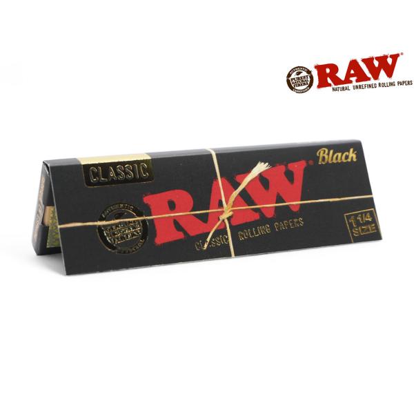 RAW CLASSIC BLACKロウ クラシックブラックペーパー 1 1/4（極薄）RAW/ロウシリーズペーパーからウルトラスウィン（極薄巻紙）でスローバーニーング（燃焼速度が遅い）なブラックRAW/ロウ（巻紙）は化学薬品を使用しない無漂...