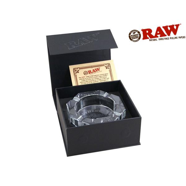 RAW CRYSTAL GLASS ASHTRAYロウ クリスタルガラス アッシュトレイ（灰皿）無漂白、塩素不使用でおなじみのローリングペーパー（巻紙）のRAW/ロウシリーズペーパーから、非常に重厚感のあるクリスタルグラスを使用した灰皿にな...