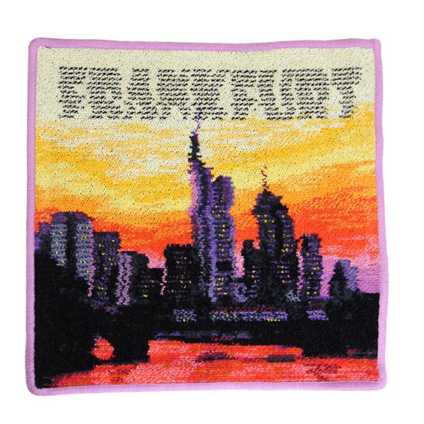 ドイツのタオルメーカー「フェイラー」から、タオルハンカチ「FRANKFURT」が入荷。<br>柔らかな肌触りと吸収性の良さが際立ち、丈夫で長持ちするフェイラーのタオルハンカチ。<br>ポケットにも入る使いやすいサイズ...