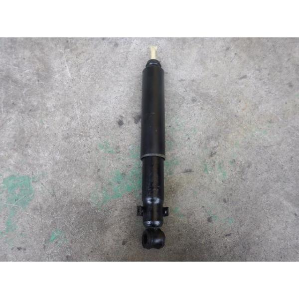 **** 商品説明を必ずご確認ください ****部品管理番号：000038265150600部品メーカー：カヤバメーカー純正品番：MC110496部品名：左Fショックアブソーバー部品区分：リサイクル品管理品番：008617 車名：キャンター...